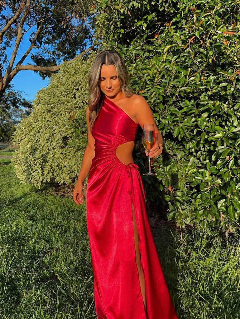 Sonya Moda Nour Red | LA DESIGNER HIRE